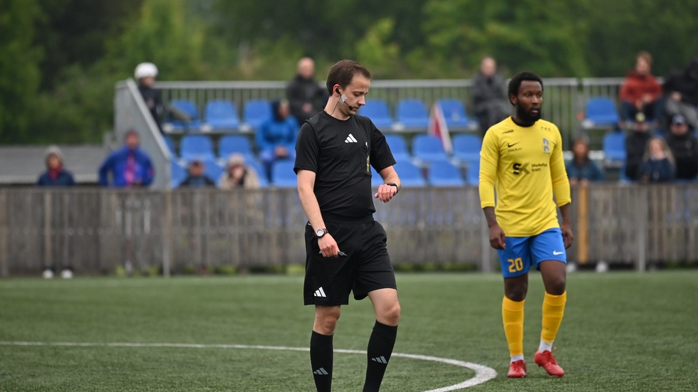 BILDEXTRA: Vild glädje och närkamper – se bilder från derbyt