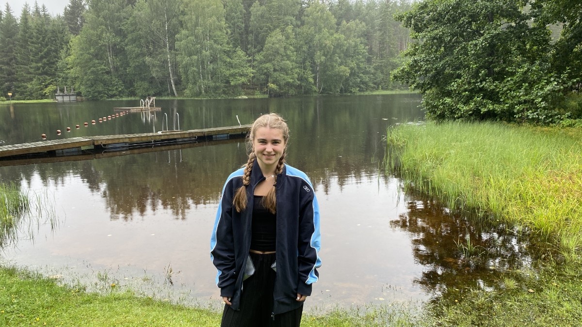 17-åriga Julia lämnar Dammen för de stora sjöarna i USA