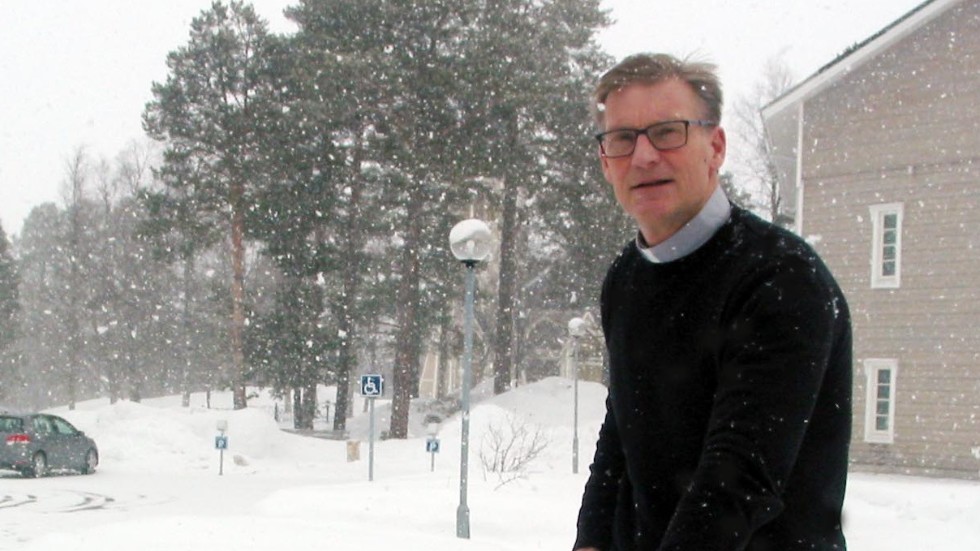 Magnus är kyrkoherden som gärna tar ton