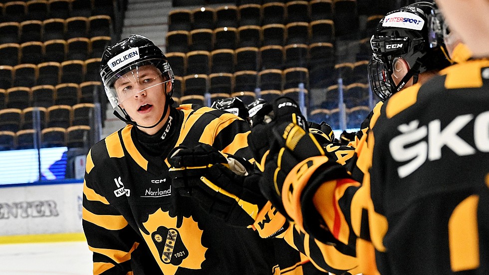 Helgtrippel för Skellefteå AIK:s J20 – efter fyra mål av Lukas Johansson