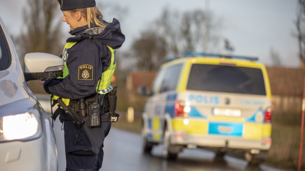 Vittne följde efter man som körde bil utan körkort