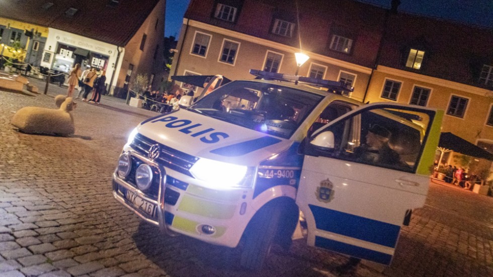 Efter långa telefonköer – krögare får specialnummer till polisen