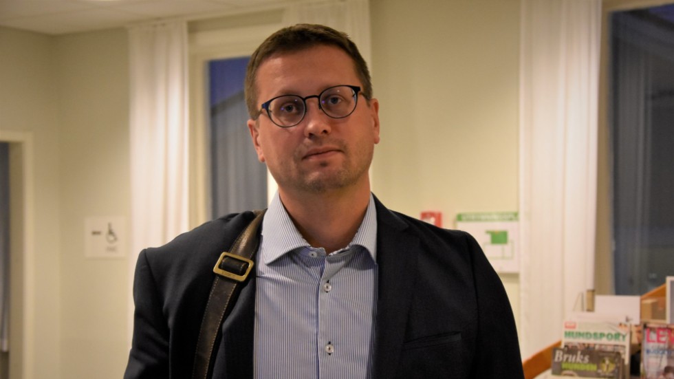 Kvinna gav sig på en man med kniv: ”Jag högg honom i nacken för att jag ...