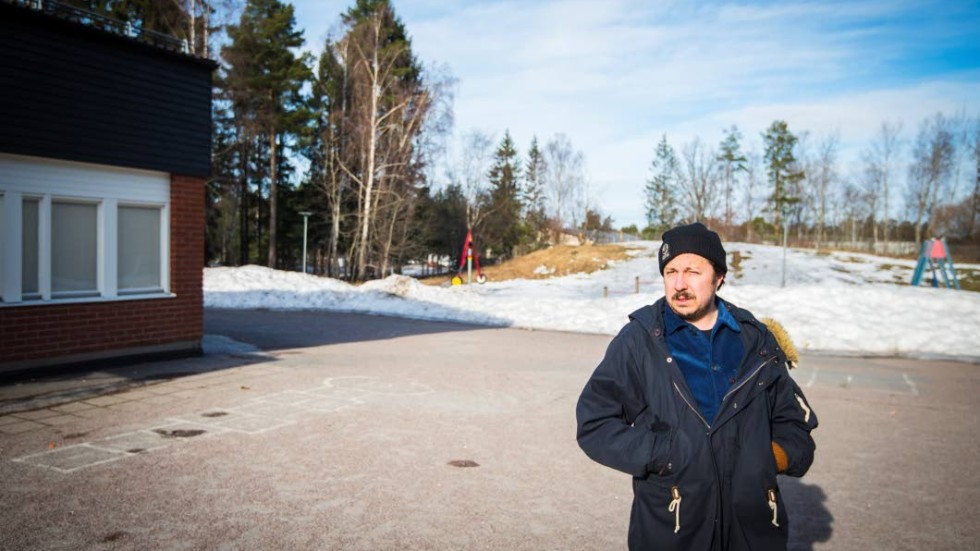David Sundin hyr en buss till Gimo – ska visa 70 vänner Knutmasso