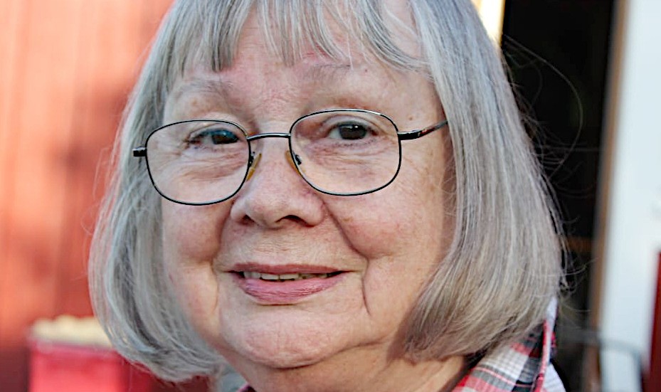 Berits unika halmkonst ger inblick i hennes liv