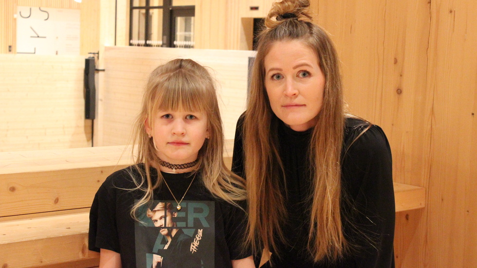 Lång kö när många fans ville träffa Theoz: ”Jag sprang dit”