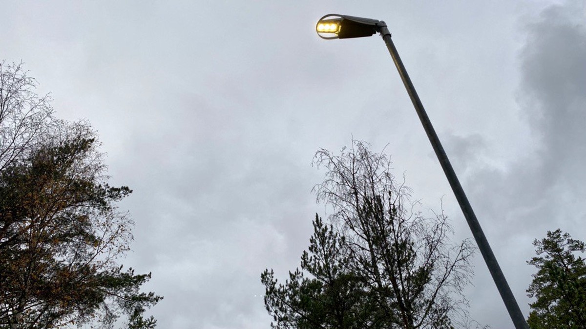 InsÄndare Trött På Svarta Lampor När Jag Går Ut