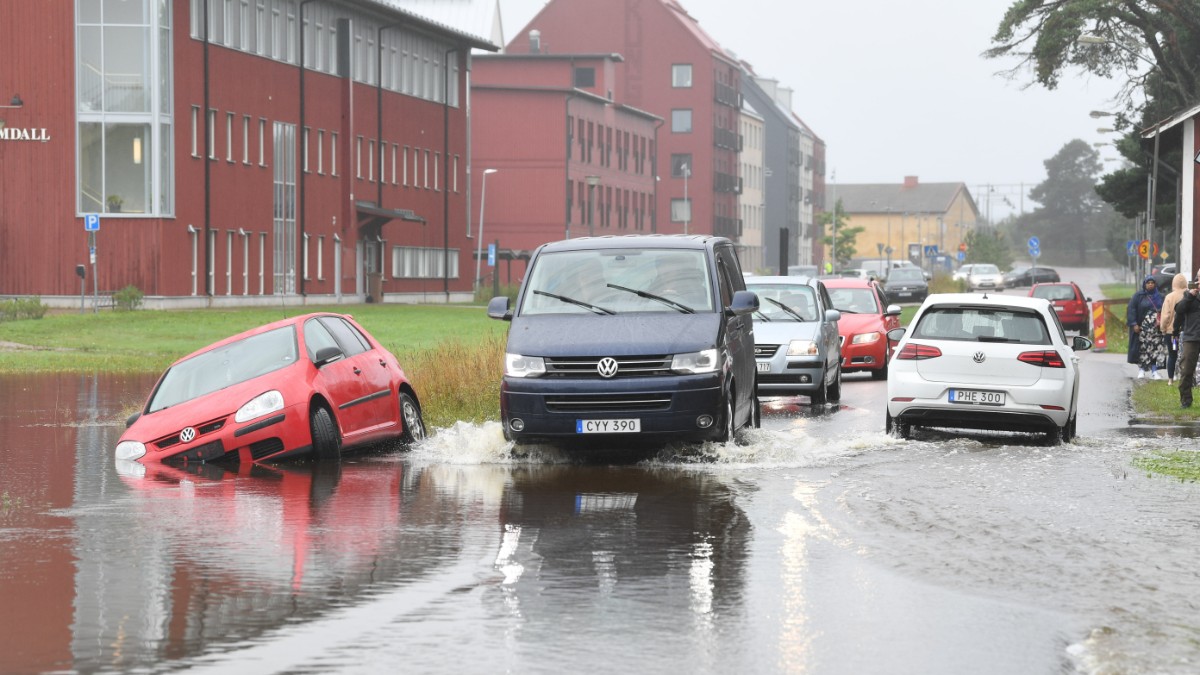 SMHI varnar för skyfall i Östergötland på tisdagen