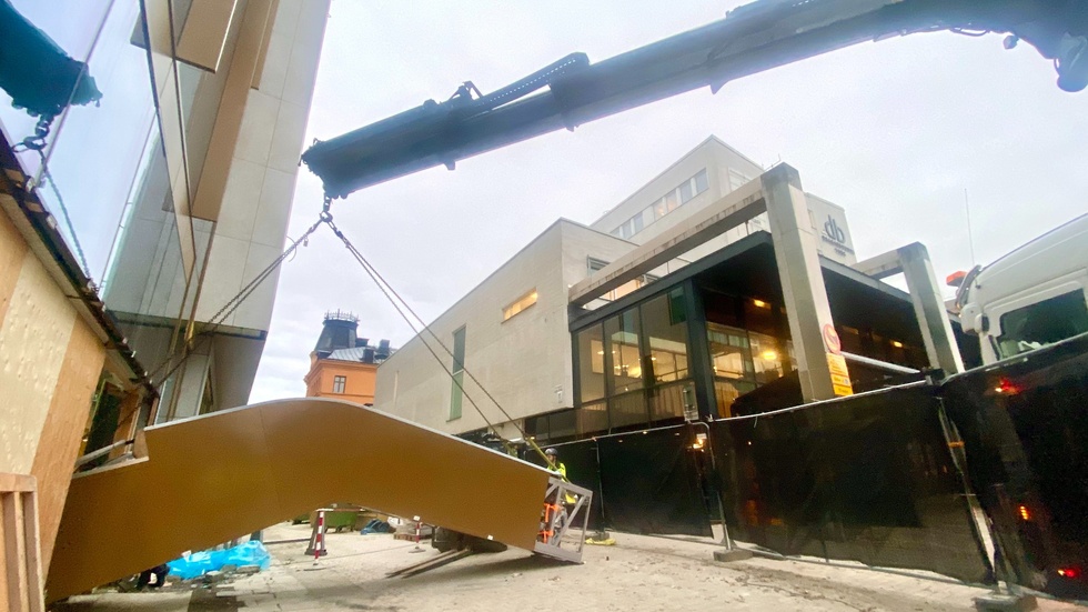 Här flyttas tolv meter långa trappan – mitt i Uppsala