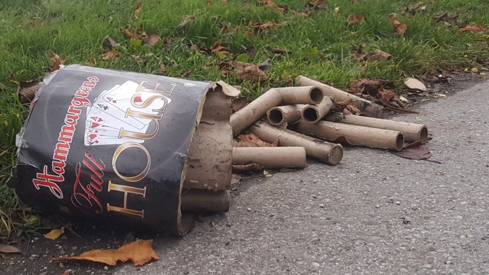 Ungdomar sköt raketer inifrån bil • Började skjuta direkt när de kom ut ...