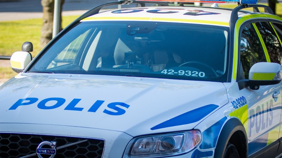Full man i 40-årsåldern spottade och skrek mot poliser – döms till böter