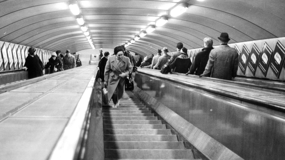 NIKLAS EKDAL: Varför ska badhus ha hårtorkar dånande som jetmotorer?