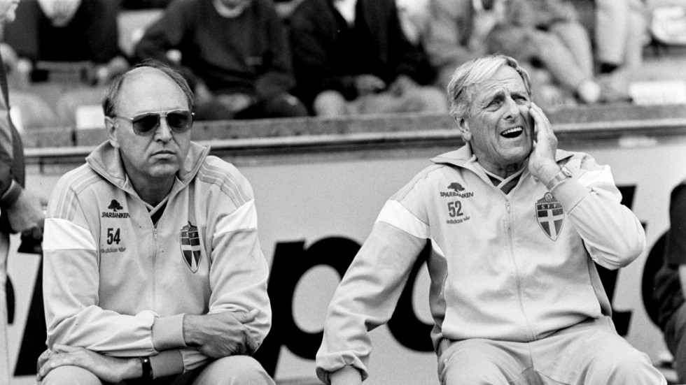 Förra svenska förbundskaptenen i fotboll är död – blev 87 år