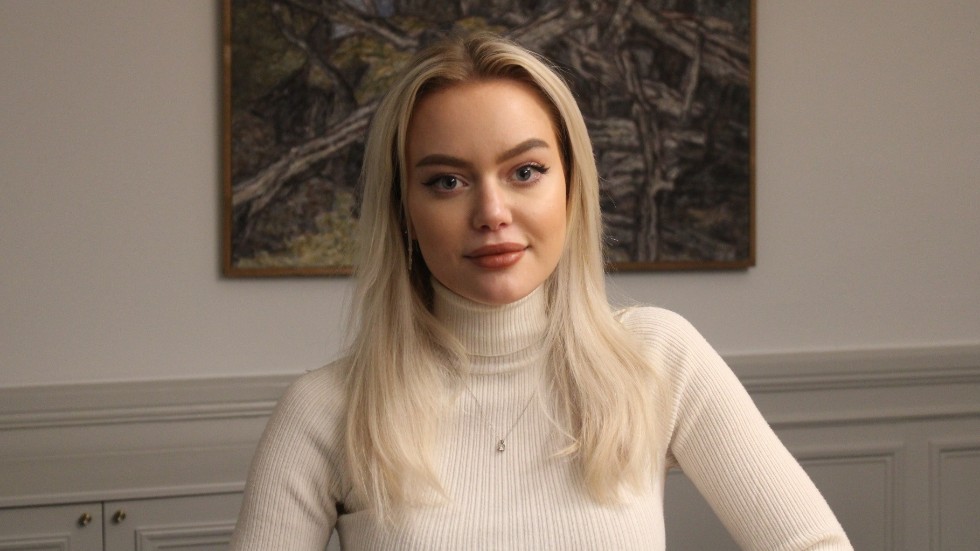 Östgötska programledarna når miljontals tittare från SD:s tv-studio ...