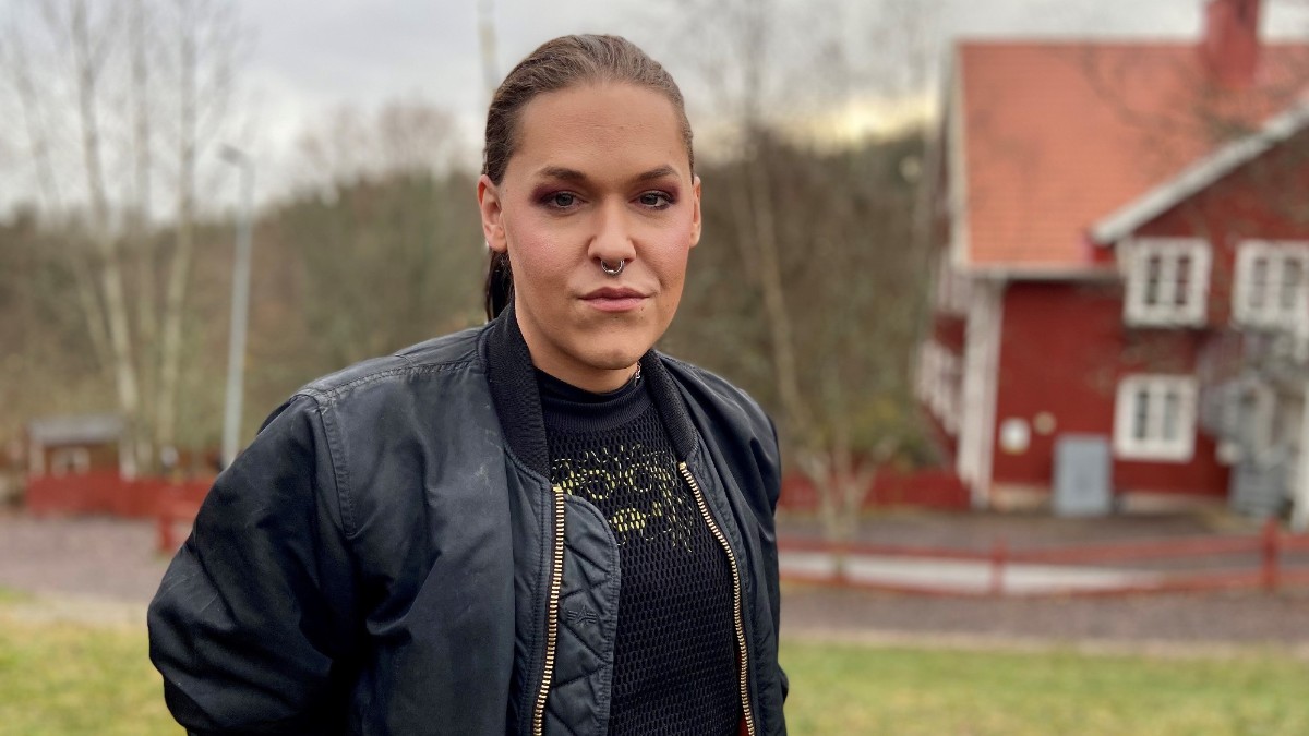 Saga Becker om tonårstiden: "Jag tyckte inte att jag förtjänade att leva"