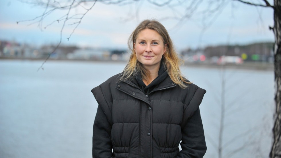 Trotsade kända fotbollspappan – tränade i klänning • Stjärnan avslöjar ...
