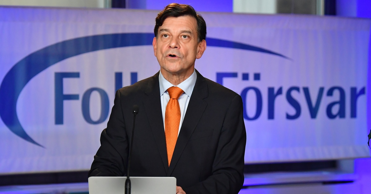 INSÄNDARE: Landerholm överskrider sina befogenheter