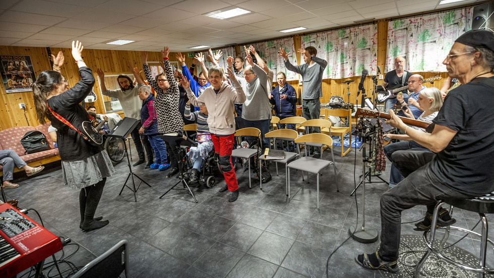 Beskedet: Esters musikverksamheter räddas i sista stund